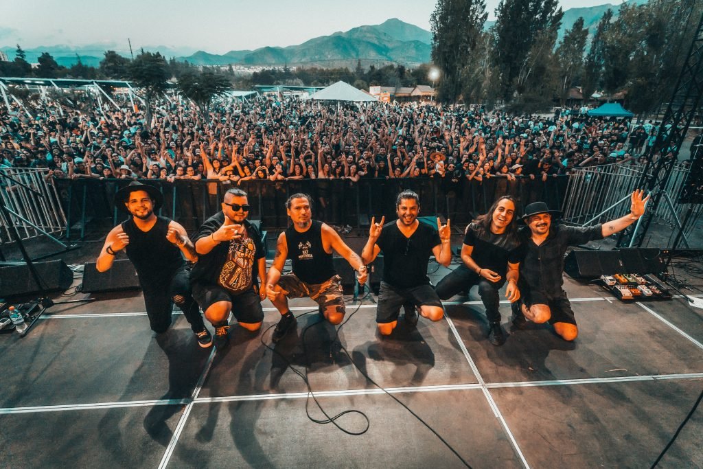Noticias | Kuervos del Sur presenta su nuevo disco "De La Luz" en el ...